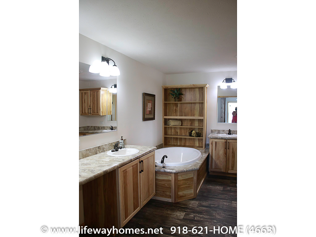 Pinewood Villa Manufactured Home - Lifeway Homes